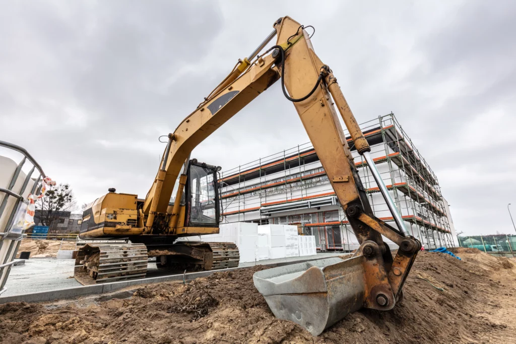Builders Scrap Ladders and use Digger Bucket to Secure Giant Stone 20ft ...